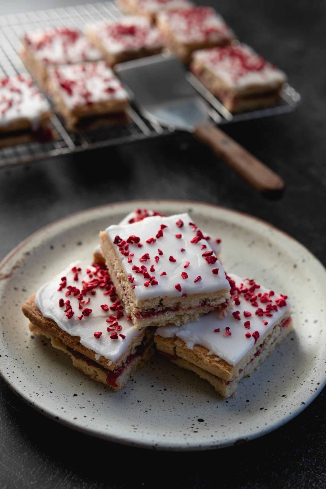 Hindbaersnitter Raspberry Slices | the Sunday Baker