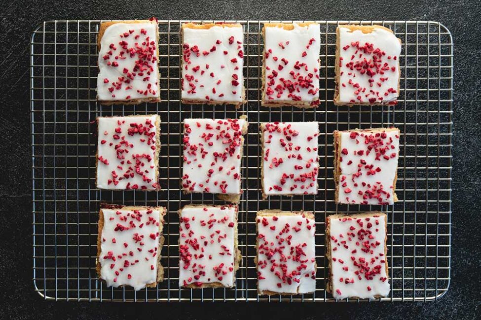 Hindbaersnitter Raspberry Slices | the Sunday Baker
